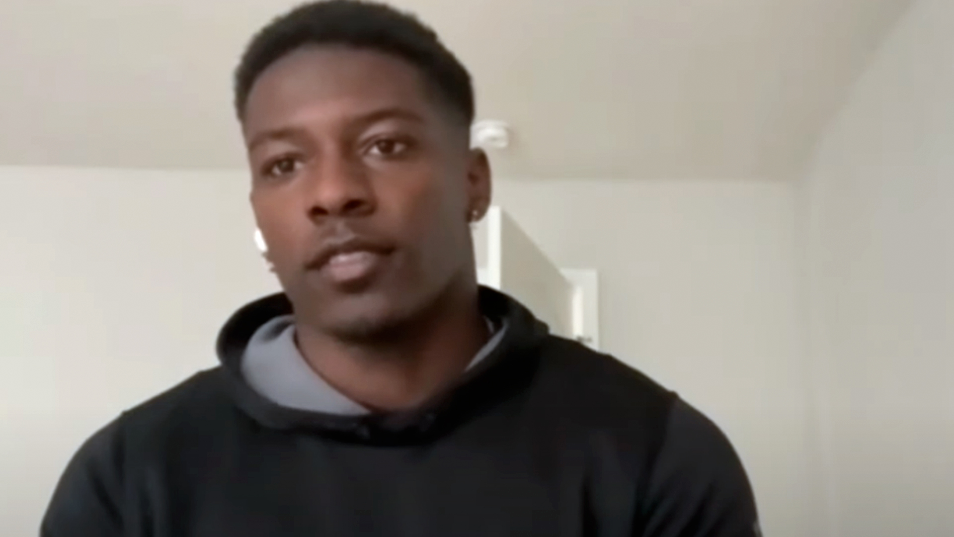 Bengals LB Akeem Davis-Gaither Boldly Embraces Baptism, Choosing Jesus ...