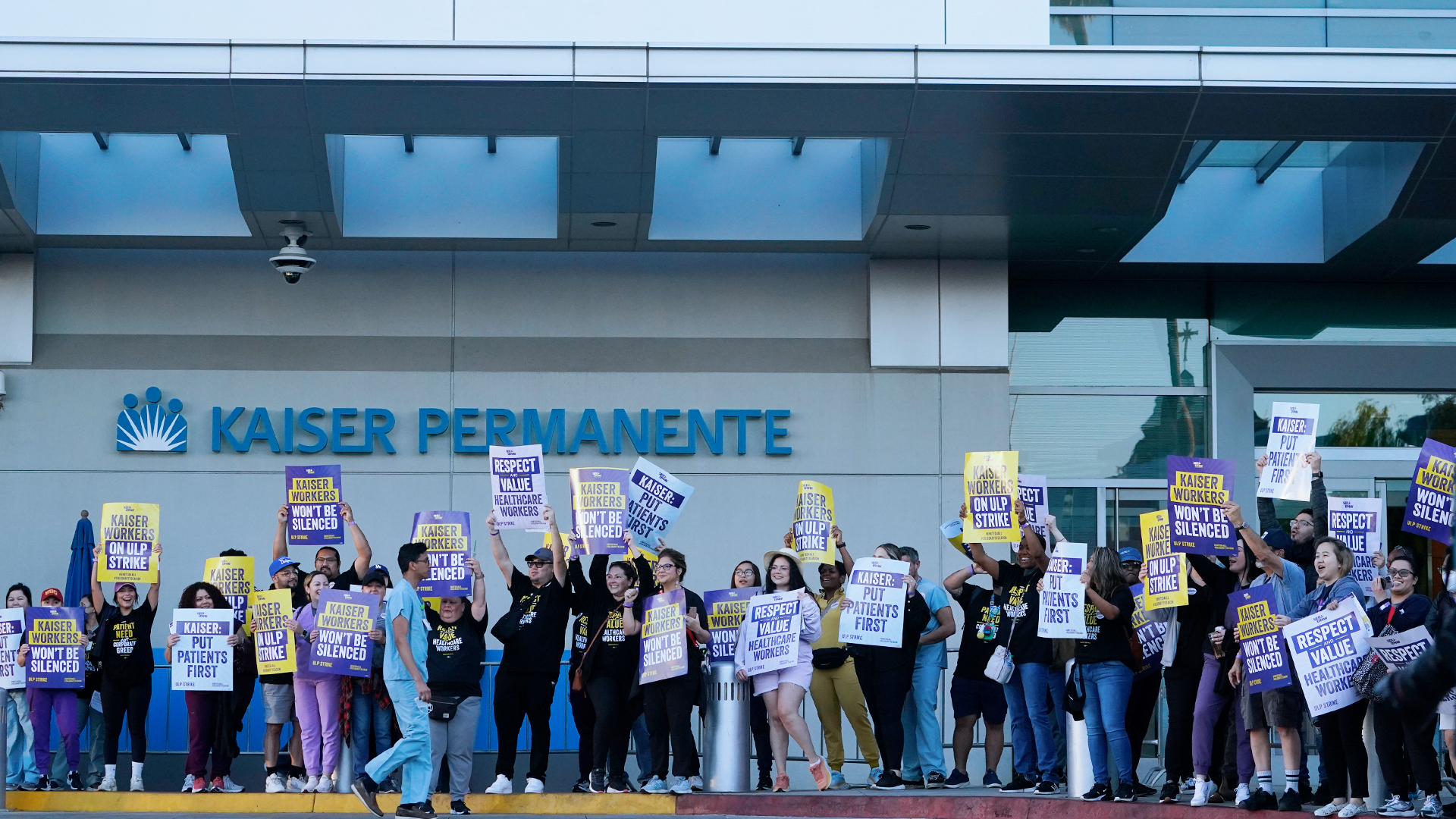 Largest Healthcare Strike in US History Underway as 75,000 Walk Off Job ...