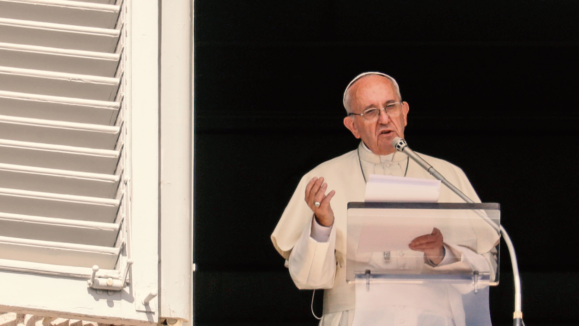 Pope rules out women's ordination forever | CBN News